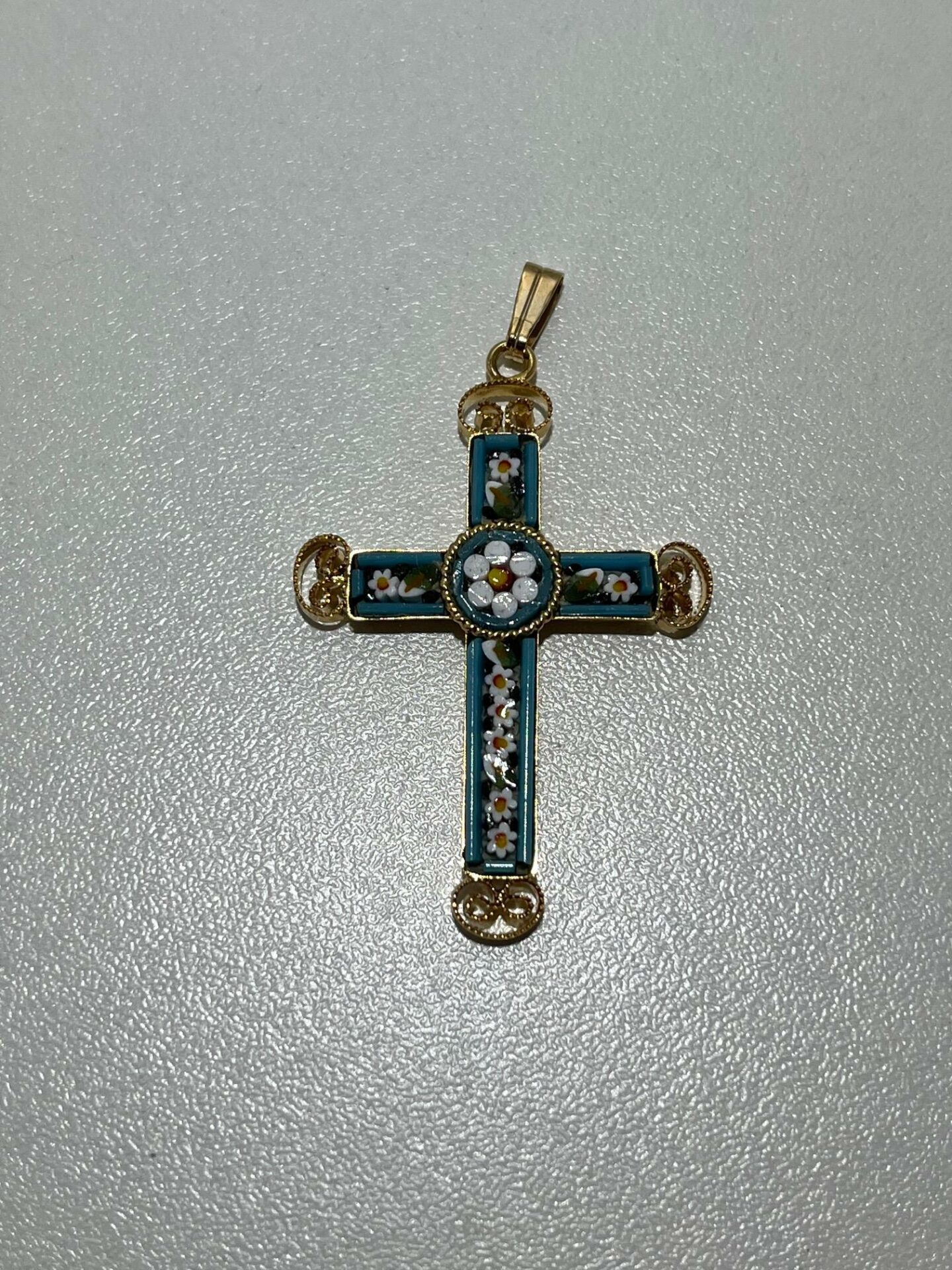 CROIX MOSAIQUE BYZANTINE BLEU CLAIR VERRE DE MURANO 4CM – Chretien